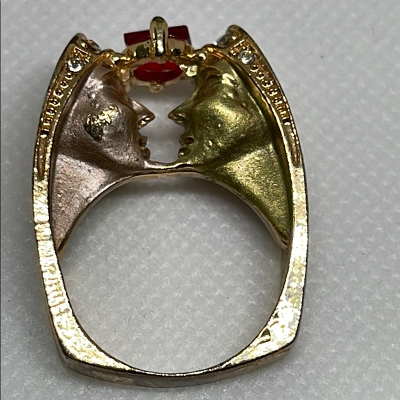 Jewelry | Super Distressed Weird Unusual Gold Tone Vintage Ring With ...